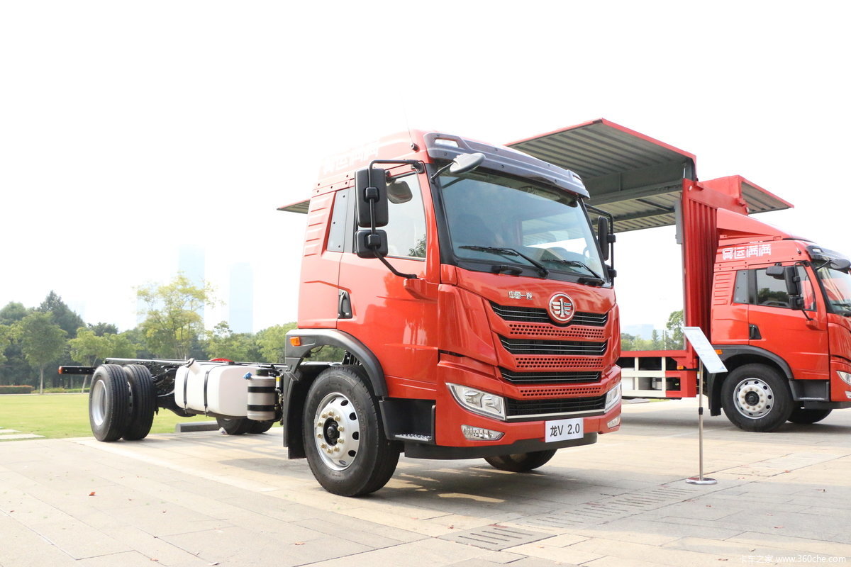 【图】驾驶室大不同 龙V2.0和龙VH2.0有啥区别 文章图片_卡车之家，中国最好的卡车门户网站